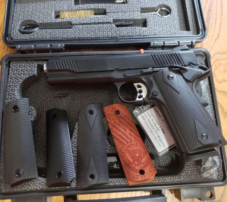 Tisas TRUMP Border Patrol/DHS 1911 DUTY B45 Black with 3 Sets of Grips ...